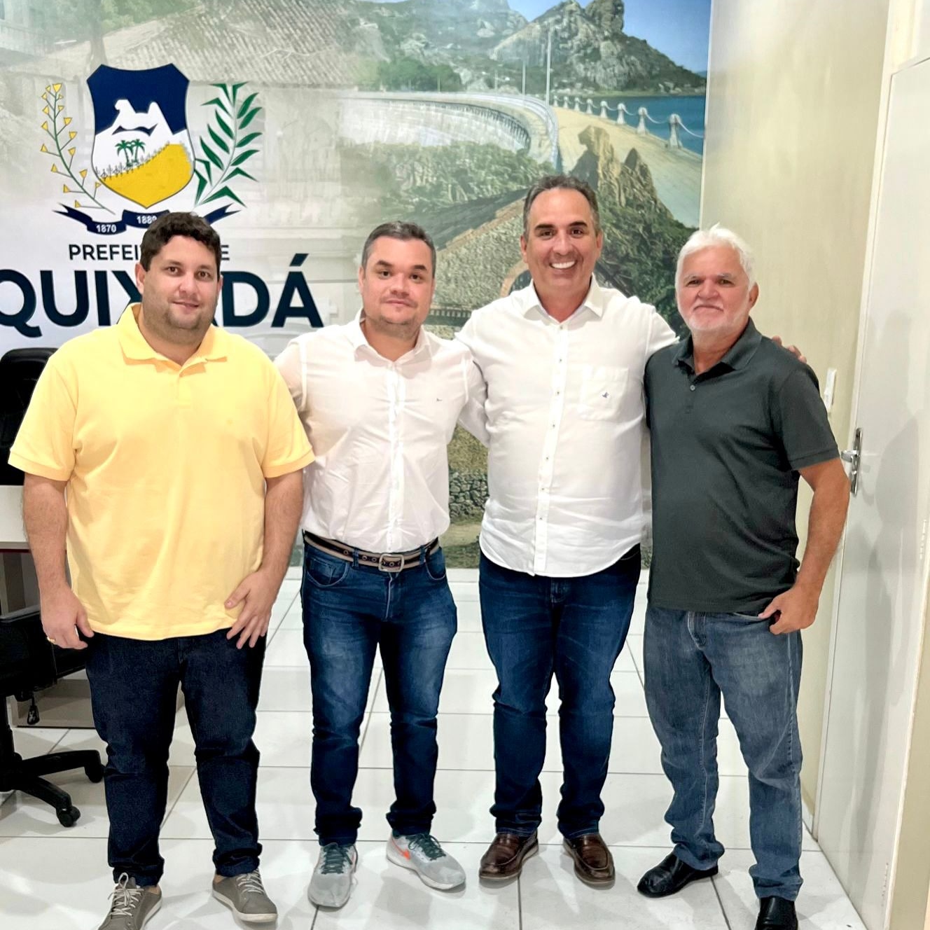 Durante encontro, Ricardo Silveira, Vereador Tim e Dr. Omã Murab ...